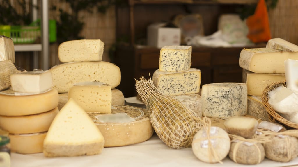 Fettarmer vs. fettreicher Käse: Was reduziert das Demenzrisiko?